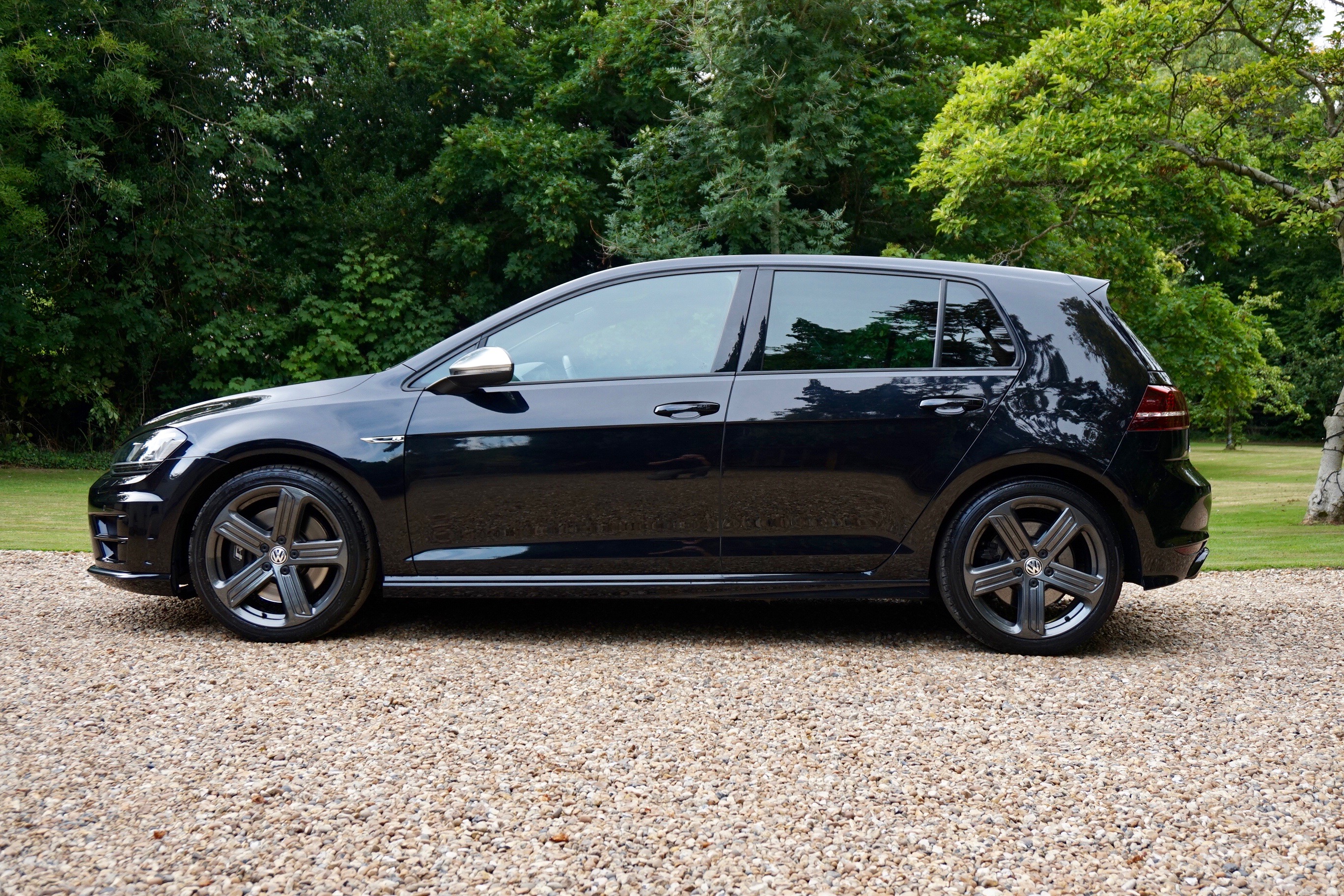 VW Golf R 2.0 TSi DSG 4Motion | DMS Cars