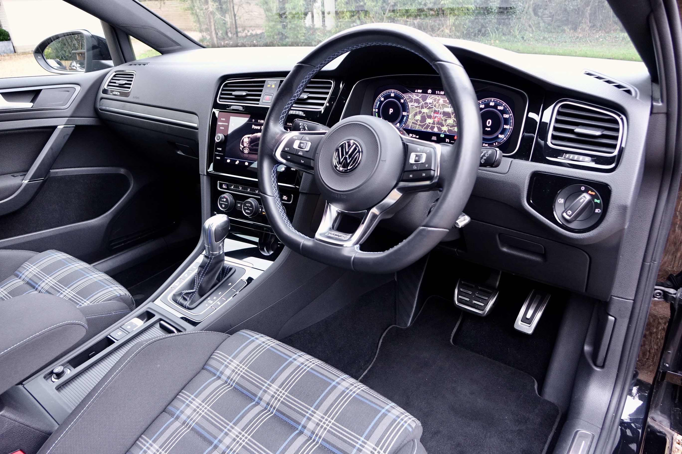 VW Golf GTE Advance 1.4 TSI / Electric DSG | DMS Cars